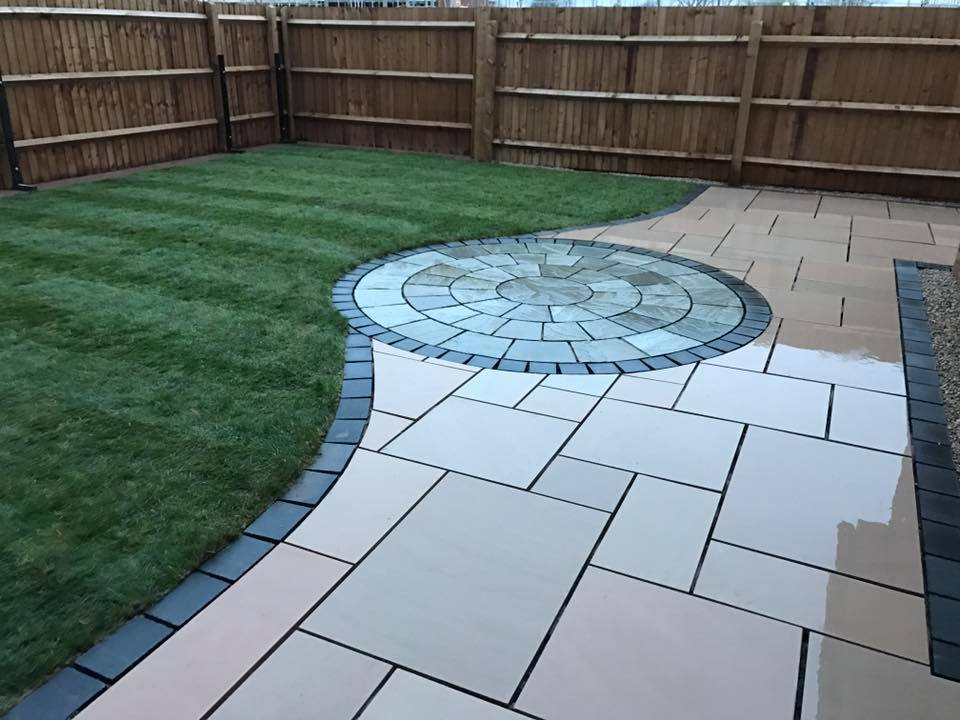 Ethan Mason Silver Grey Riven Circle Paving Kit – Paving Shopper